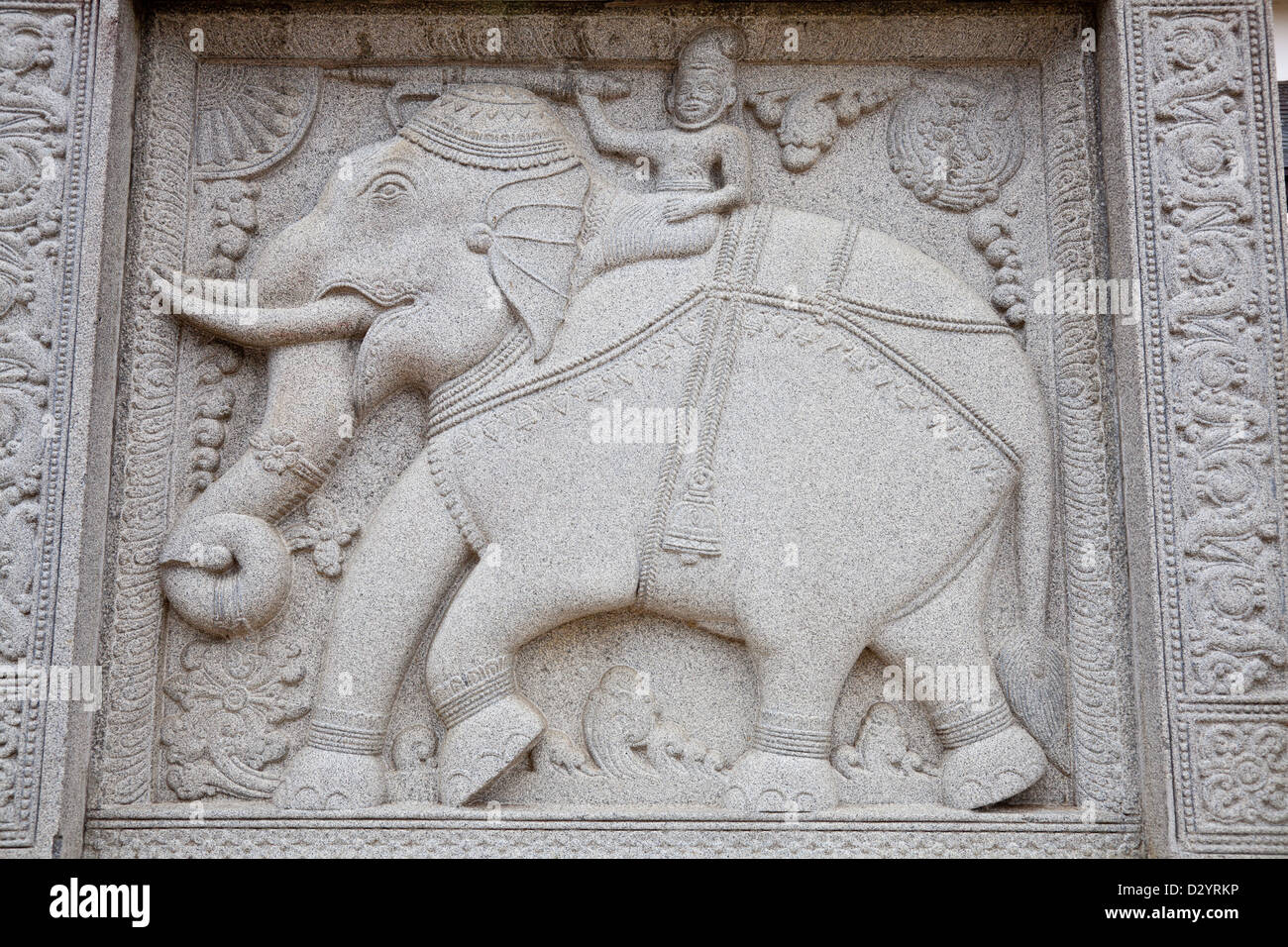 Sri lanka temple elephant carving hi-res stock photography and images ...