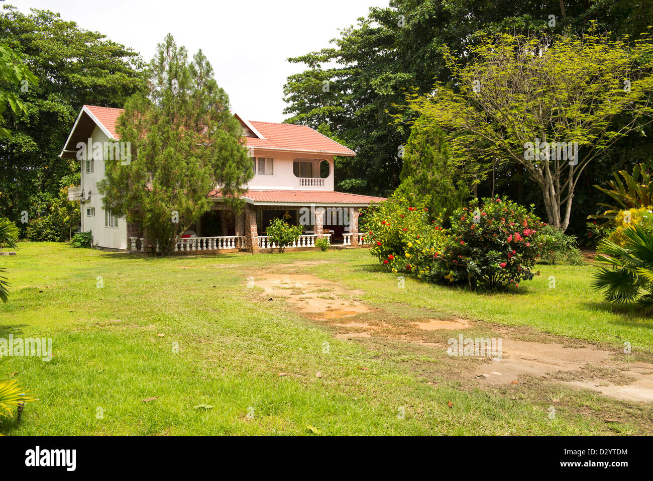 Mahe beach hotel hi-res stock photography and images - Alamy