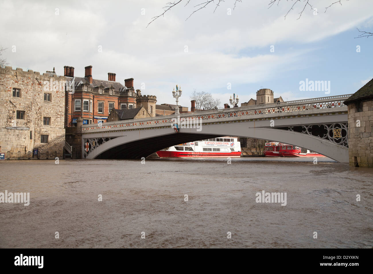Floods in York City Center flooding on the river ouse in York Stock ...