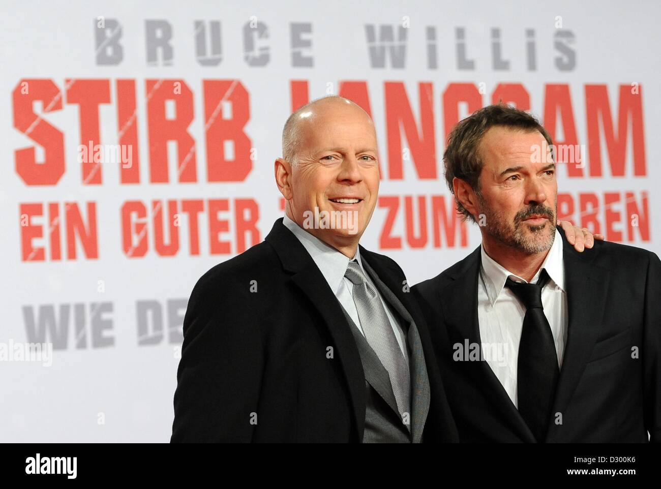 Bruce willis arrive hi-res stock photography and images - Alamy