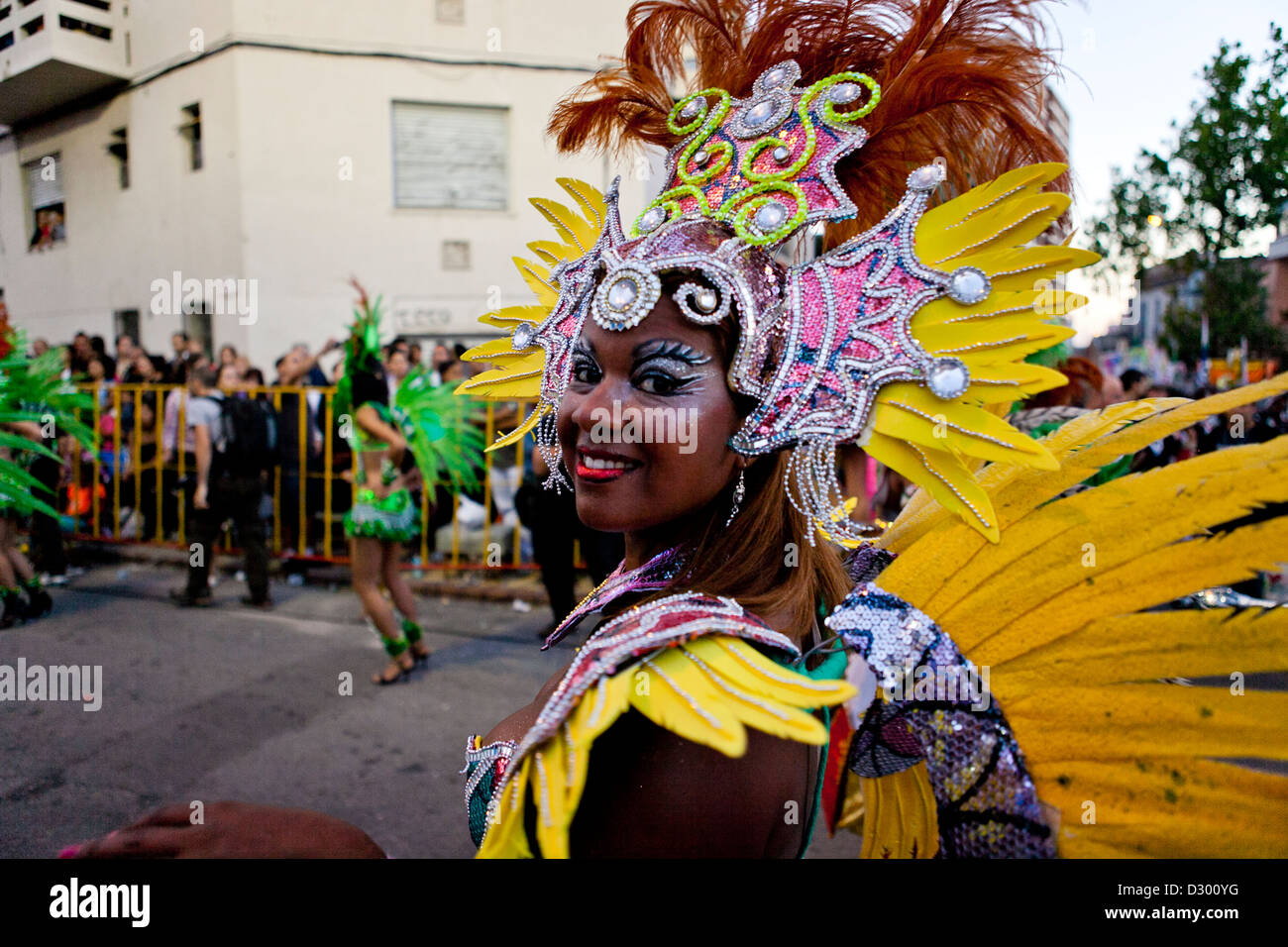 Dancer performing on Montevideos annual Llamadas Parade Stock Photo - Alamy