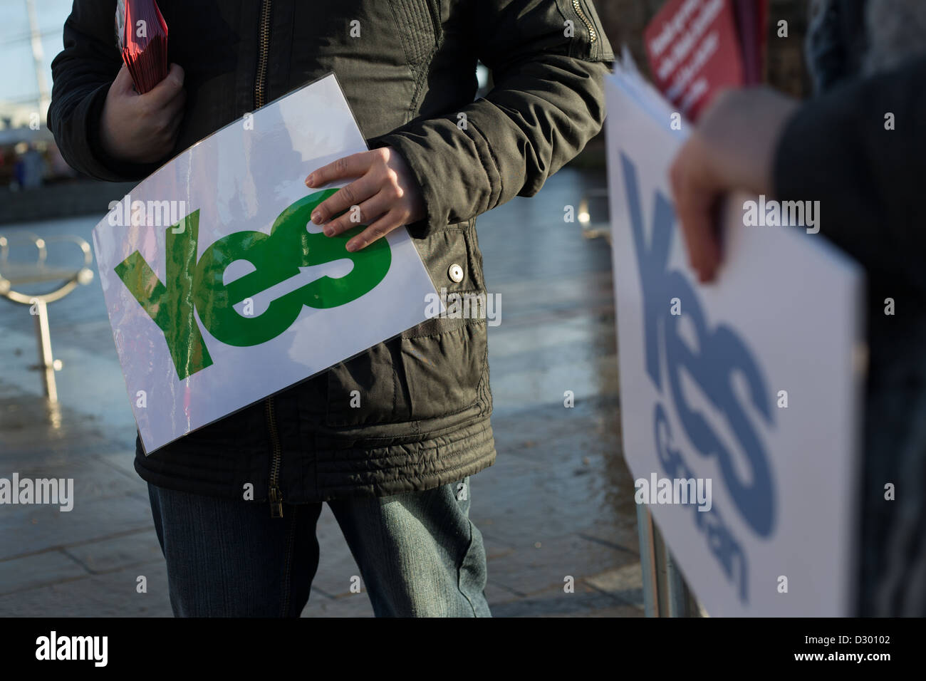 'Yes Scotland' pro-independence leafleting and campaign team, in ...