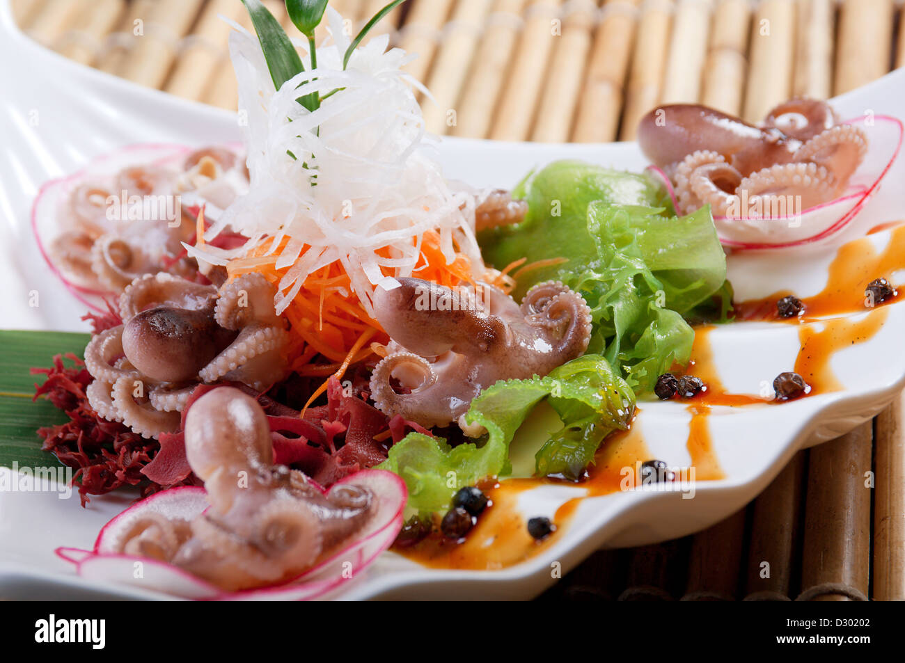 chinese cuisine .mixed seafood Chinese style Stock Photo - Alamy