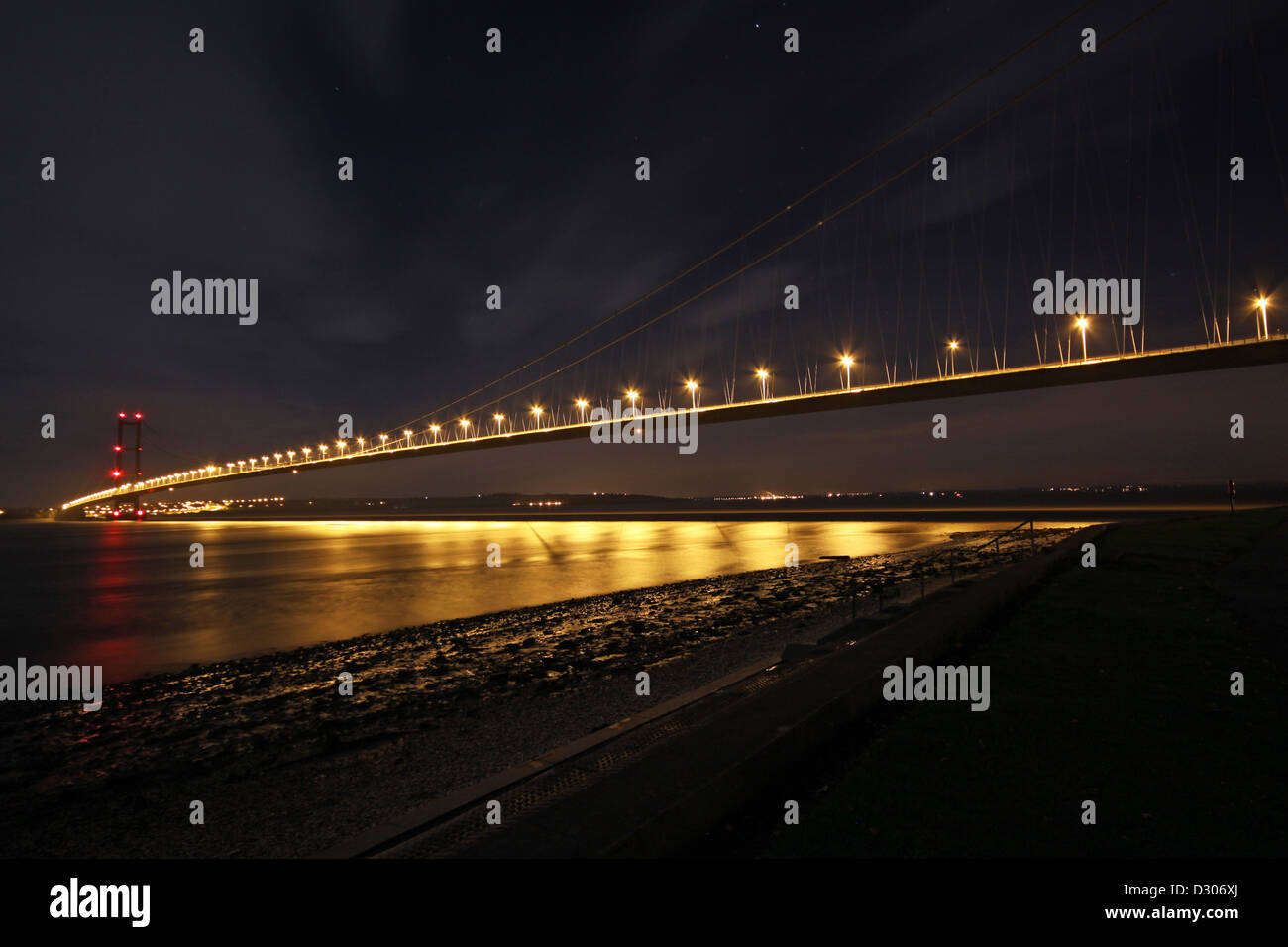 Humber bridge night hi-res stock photography and images - Alamy