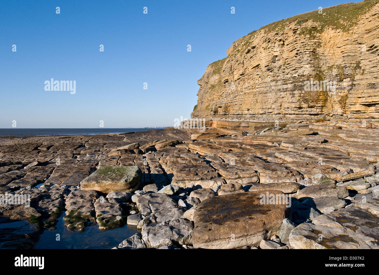 Dunraven bay southerndown glamorgan hi-res stock photography and images ...
