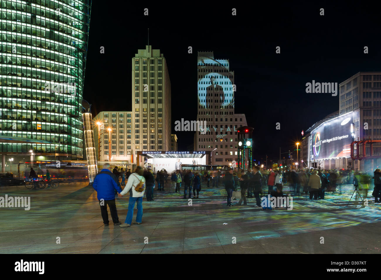 Skyfall building hi-res stock photography and images - Alamy