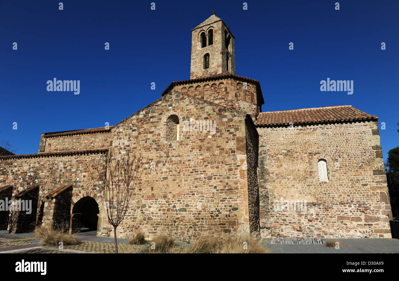 Romanesque art. Spain. 12th century. Church of St. Mary. Exterior ...