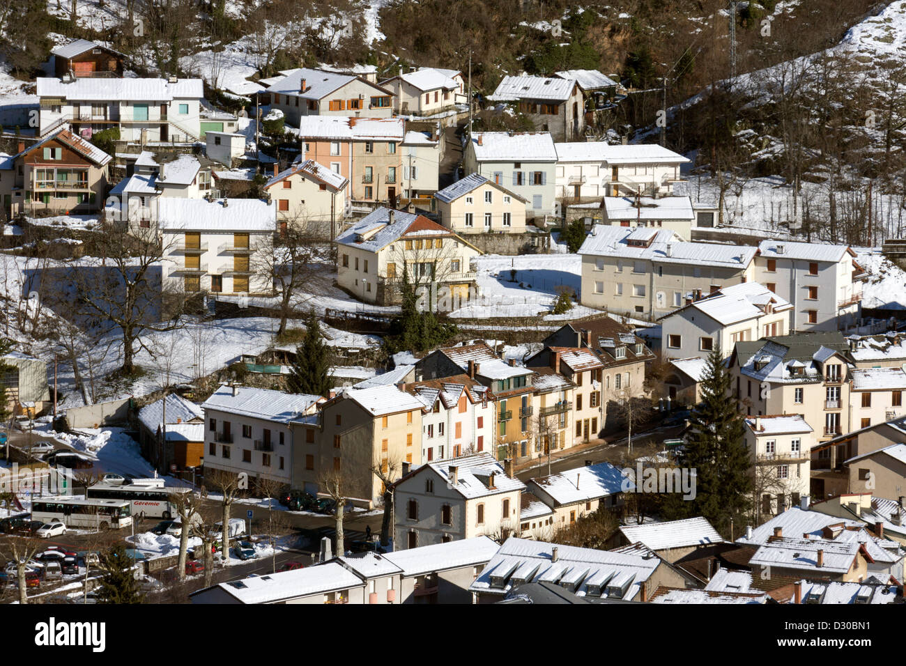 French pyrenees in winter hi-res stock photography and images - Alamy