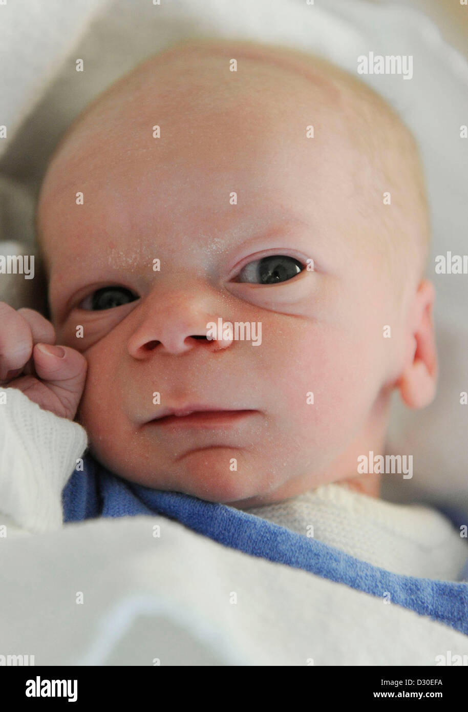 Birth eyes open hi-res stock photography and images - Alamy