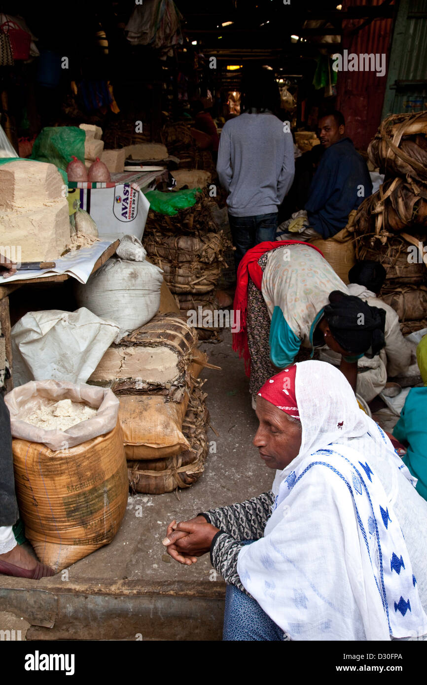 Market addis ababa ethiopia africa hi-res stock photography and images ...
