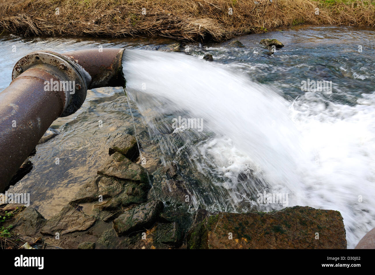 Water flow from large pump hi-res stock photography and images - Alamy