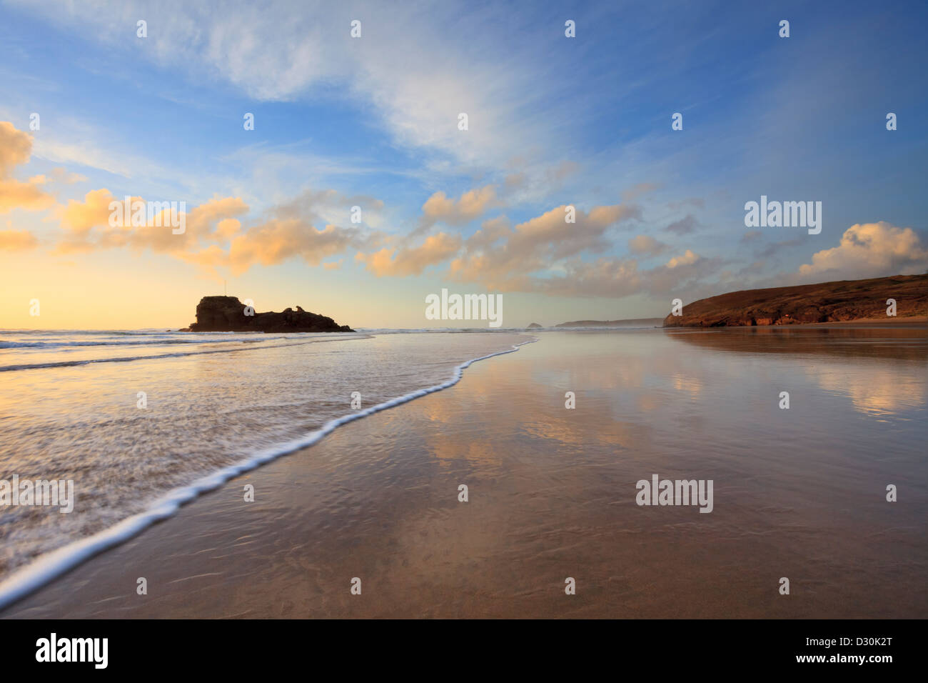 Perranporth beach hi-res stock photography and images - Alamy