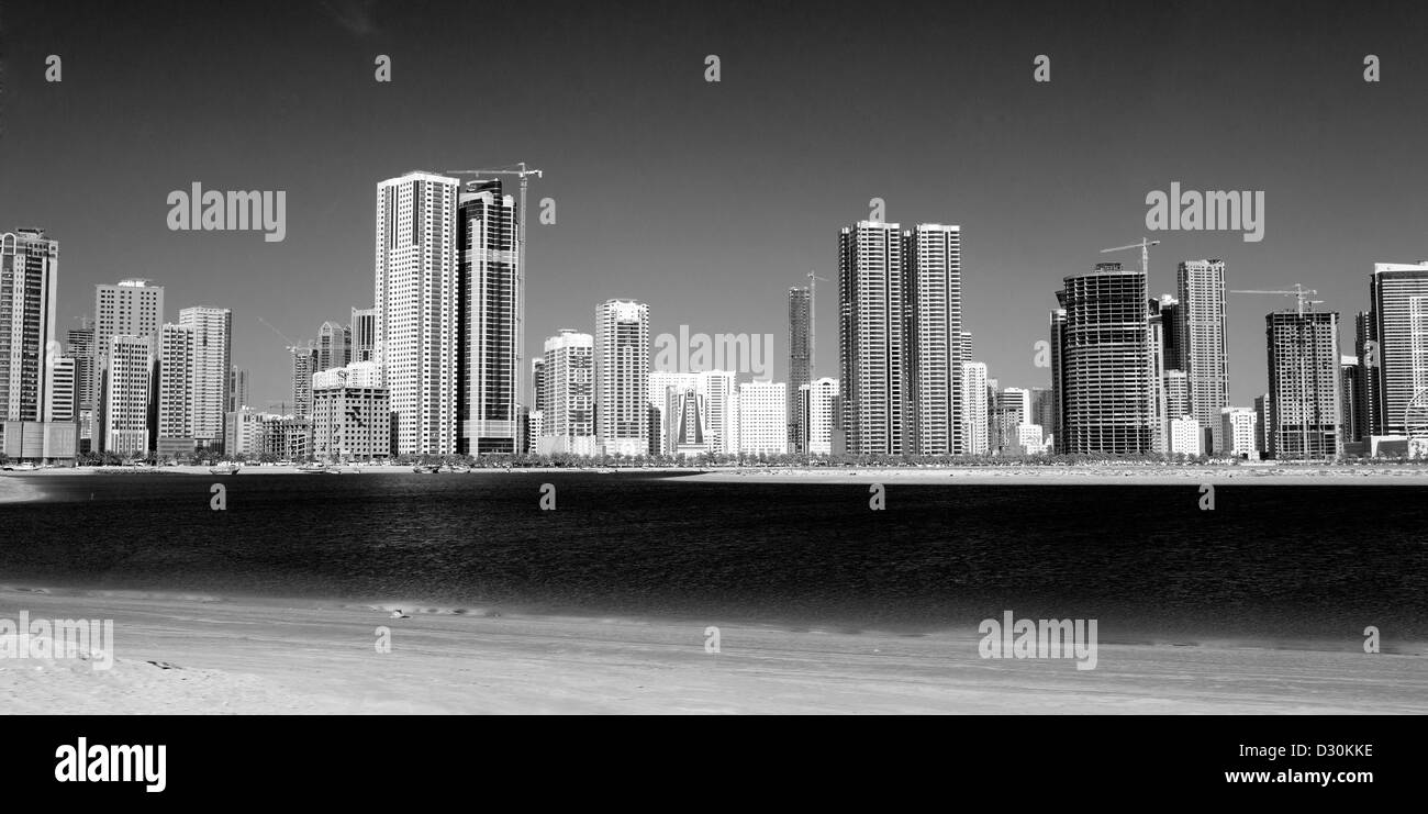 Skyline of sharjah Black and White Stock Photos & Images - Alamy