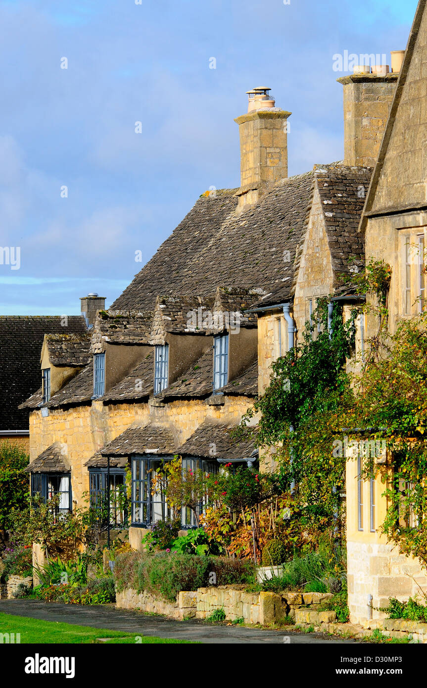 A view of the village of Broadway in the Cotswolds UK Stock Photo - Alamy