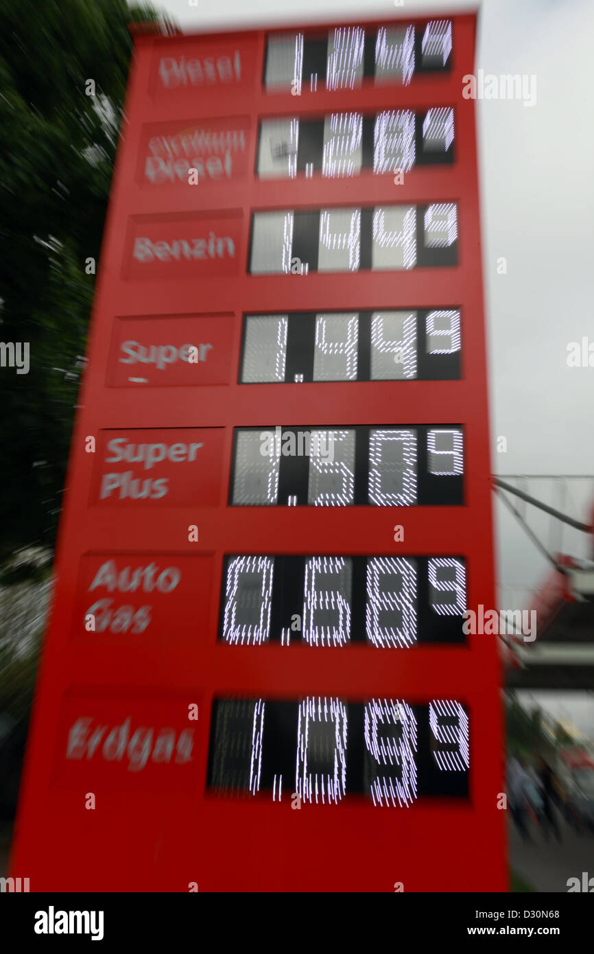Gasoline prices germany hi-res stock photography and images - Alamy