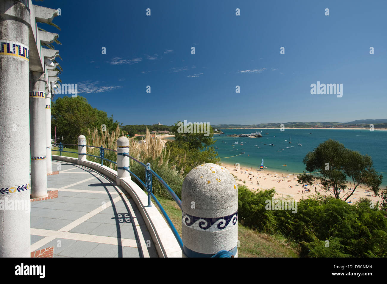 PERGOLAS PROMENADE ABOVE LA MAGDALENA BEACH SANTANDER BAY CANTABRIA ...