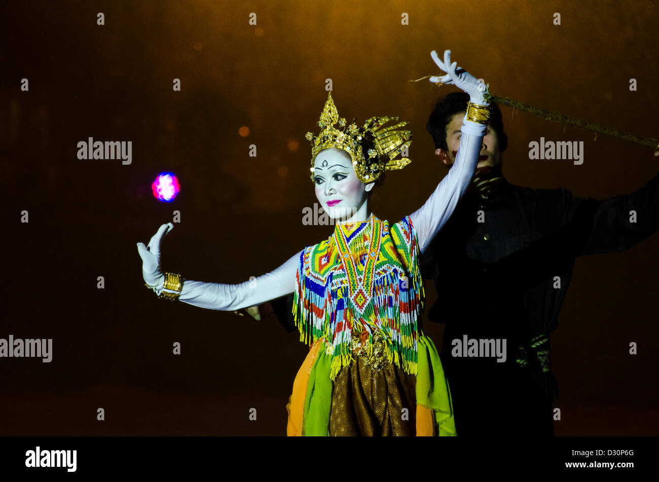 Sing BURI, THAILAND - FEBRUARY 5 : The unidentified dancers perform at ...