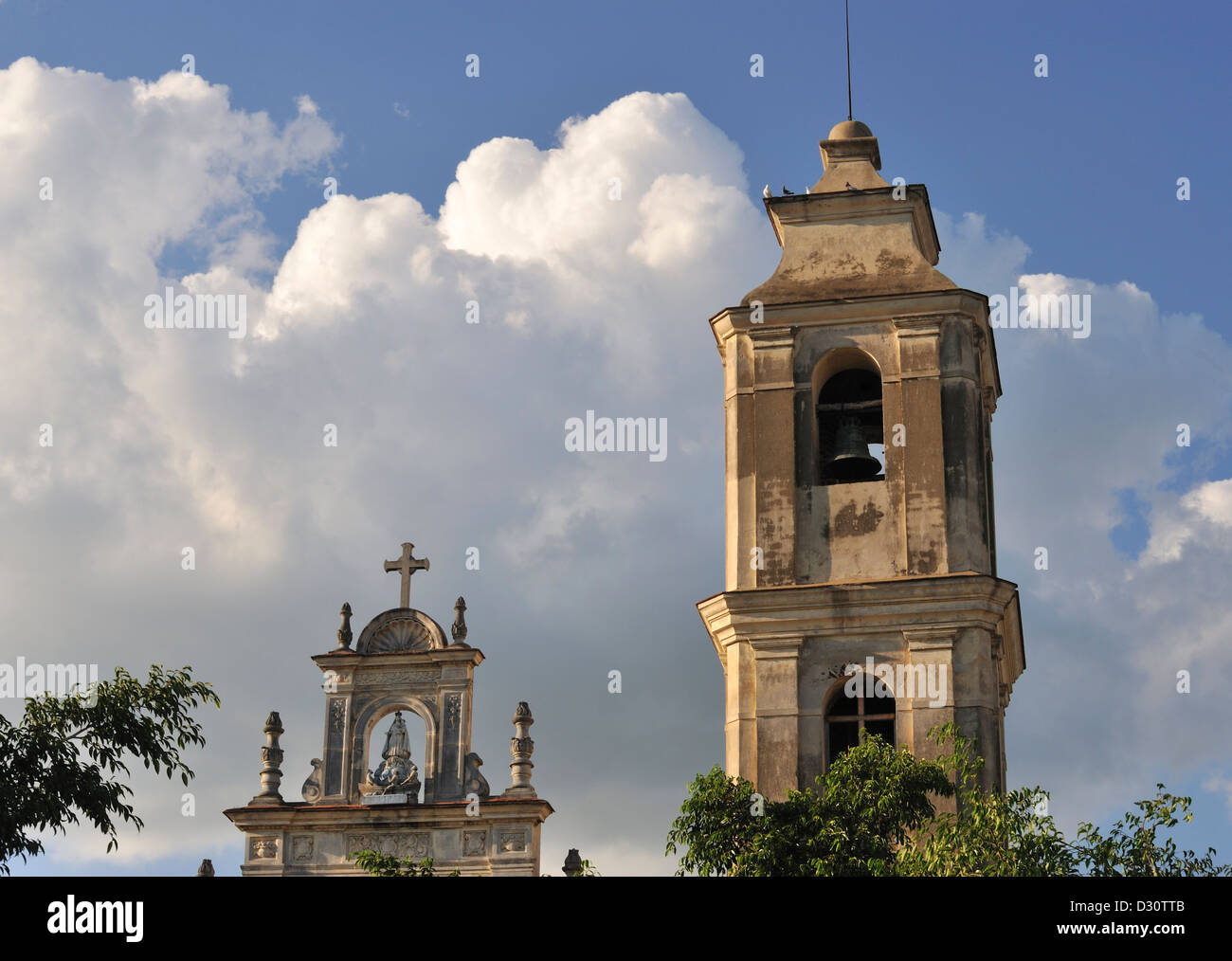Cuban churches hi-res stock photography and images - Alamy