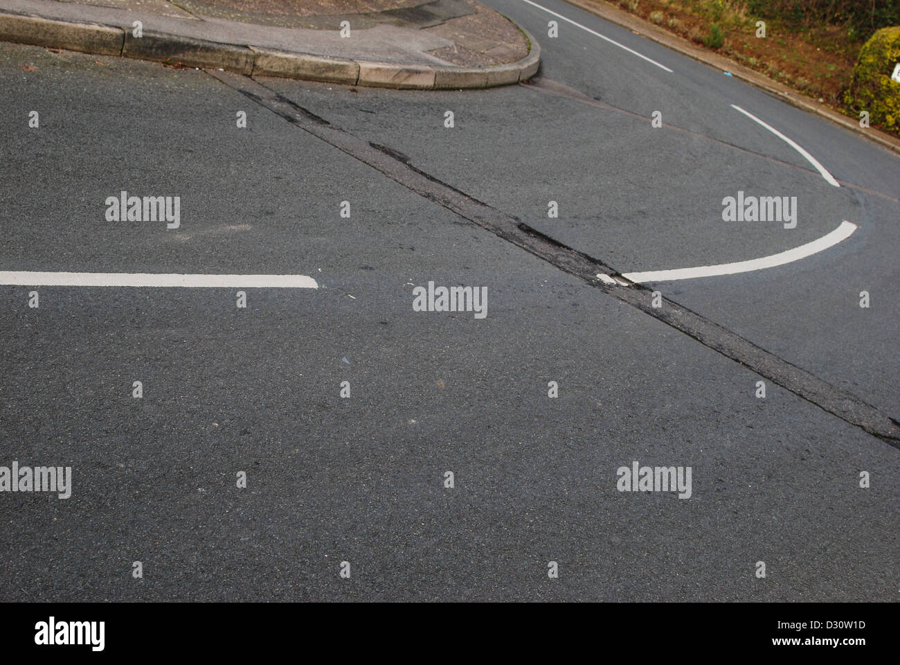 Bend in road hi-res stock photography and images - Alamy