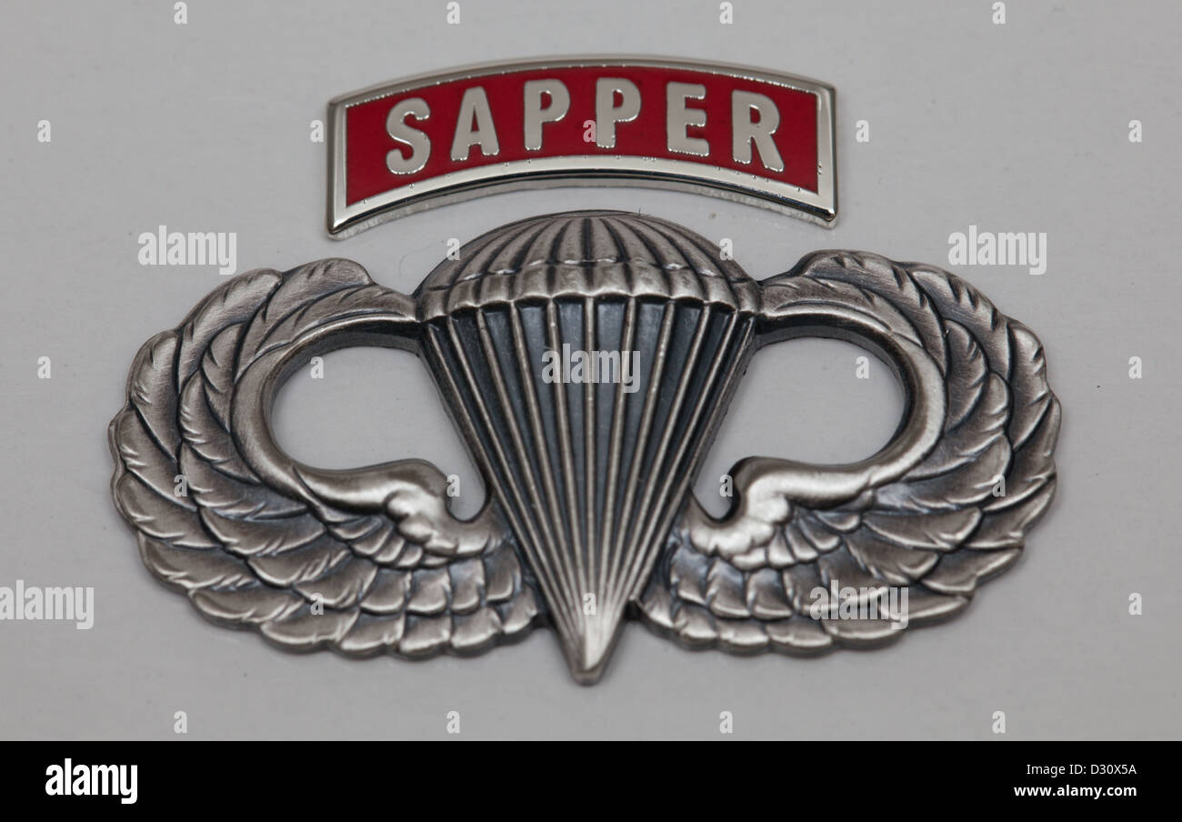 Army Sapper pin over Airborne wings Stock Photo - Alamy