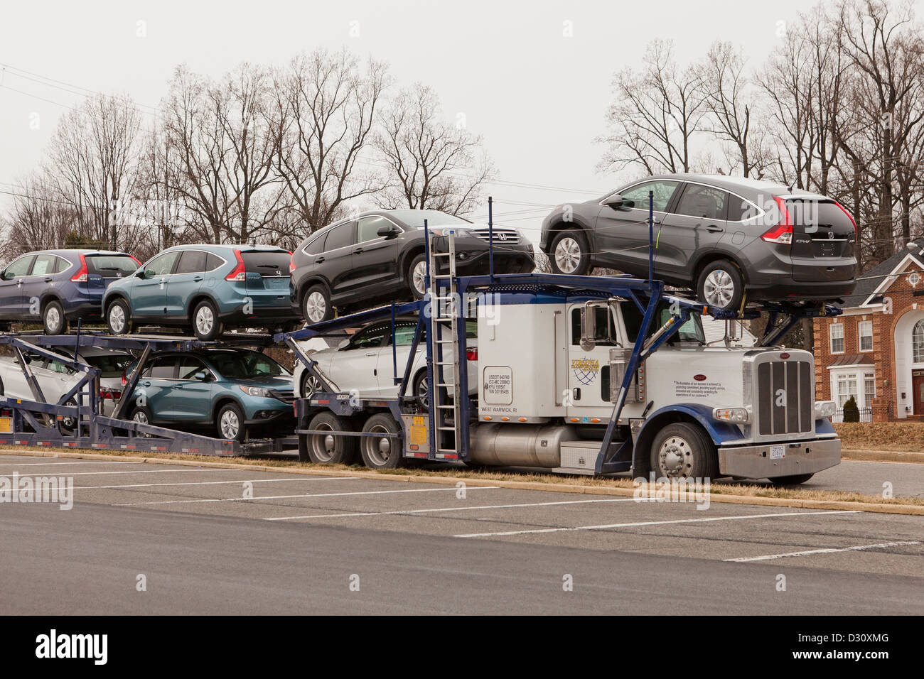 Auto transport tractor trailer truck - USA Stock Photo - Alamy