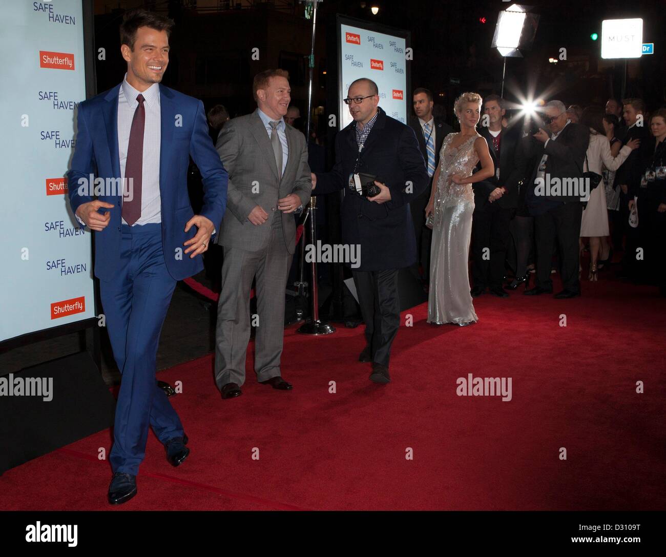 Josh Duhamel, Ryan Kavanaugh, Julianne Hough at arrivals for SAFE HAVEN ...