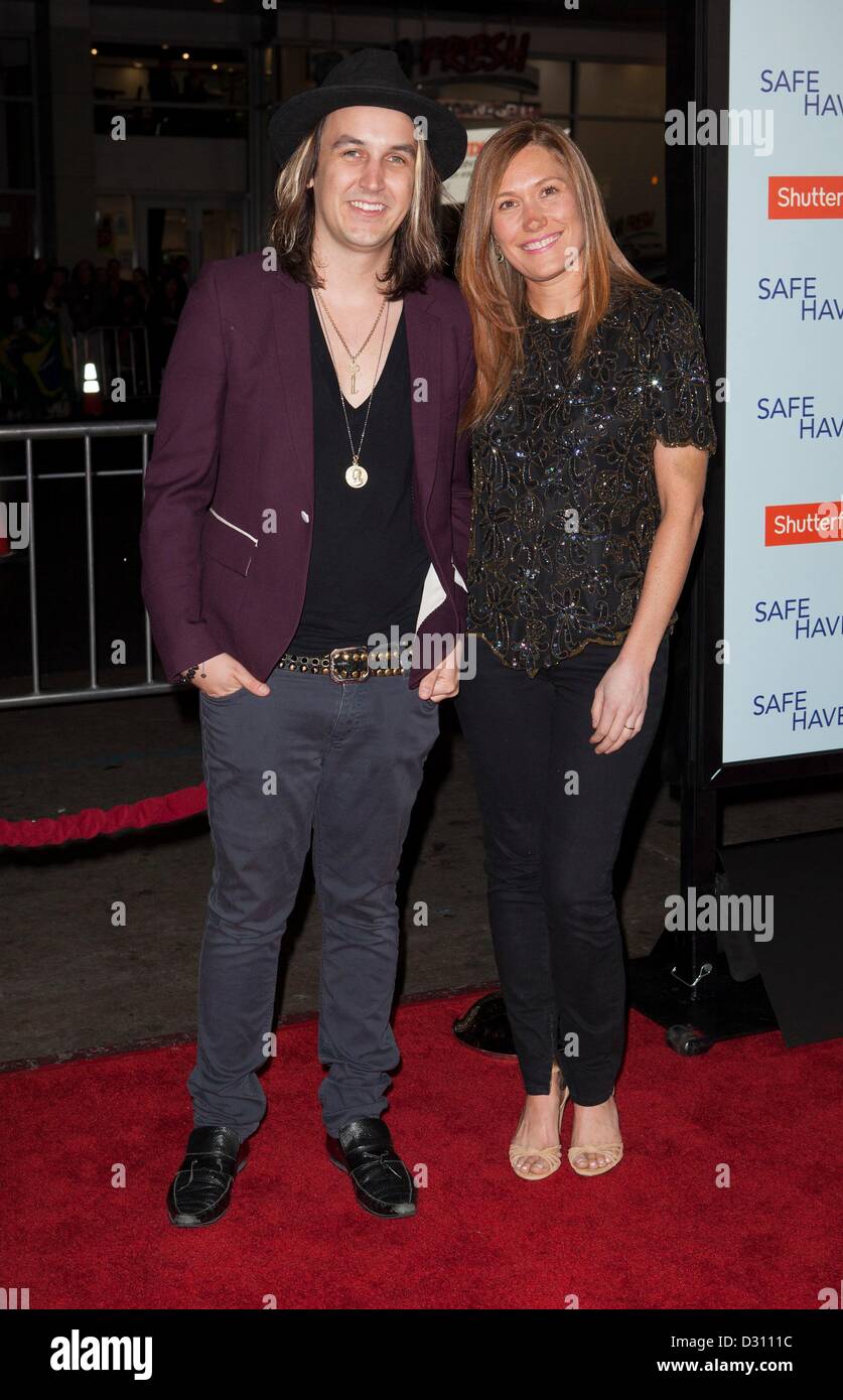 Tim Myers, Schuyler Fisk at arrivals for SAFE HAVEN Premiere, Grauman's ...
