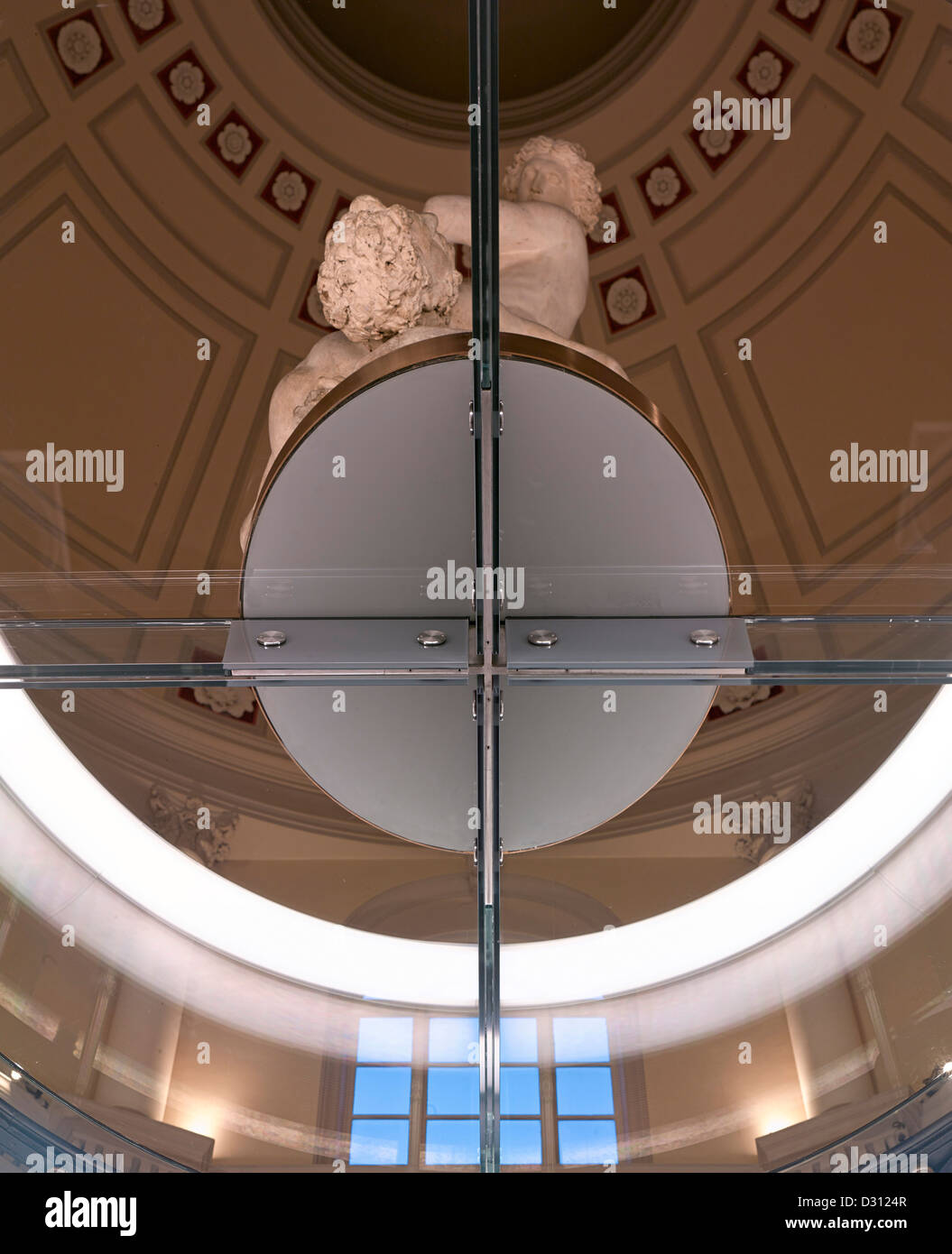 Ucl London Statue High Resolution Stock Photography and Images - Alamy