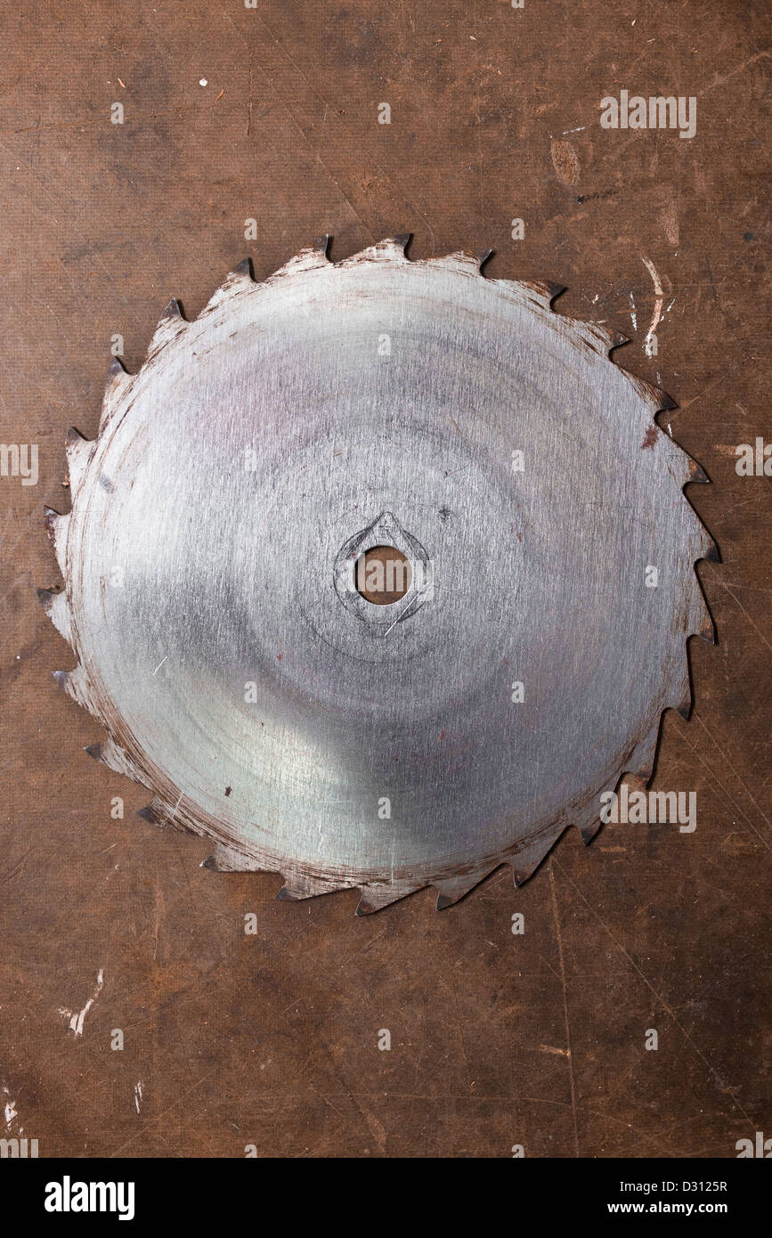 Circular saw blade hi-res stock photography and images - Alamy