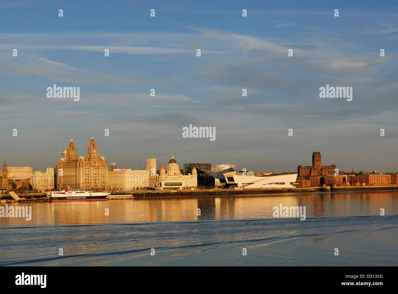 Liverpool waterfront panorama hi-res stock photography and images - Alamy