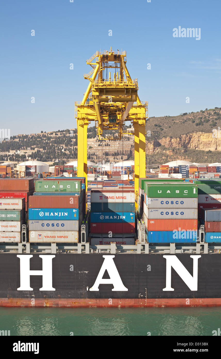 Barcelona spain cargo ship hanjin hi-res stock photography and images ...