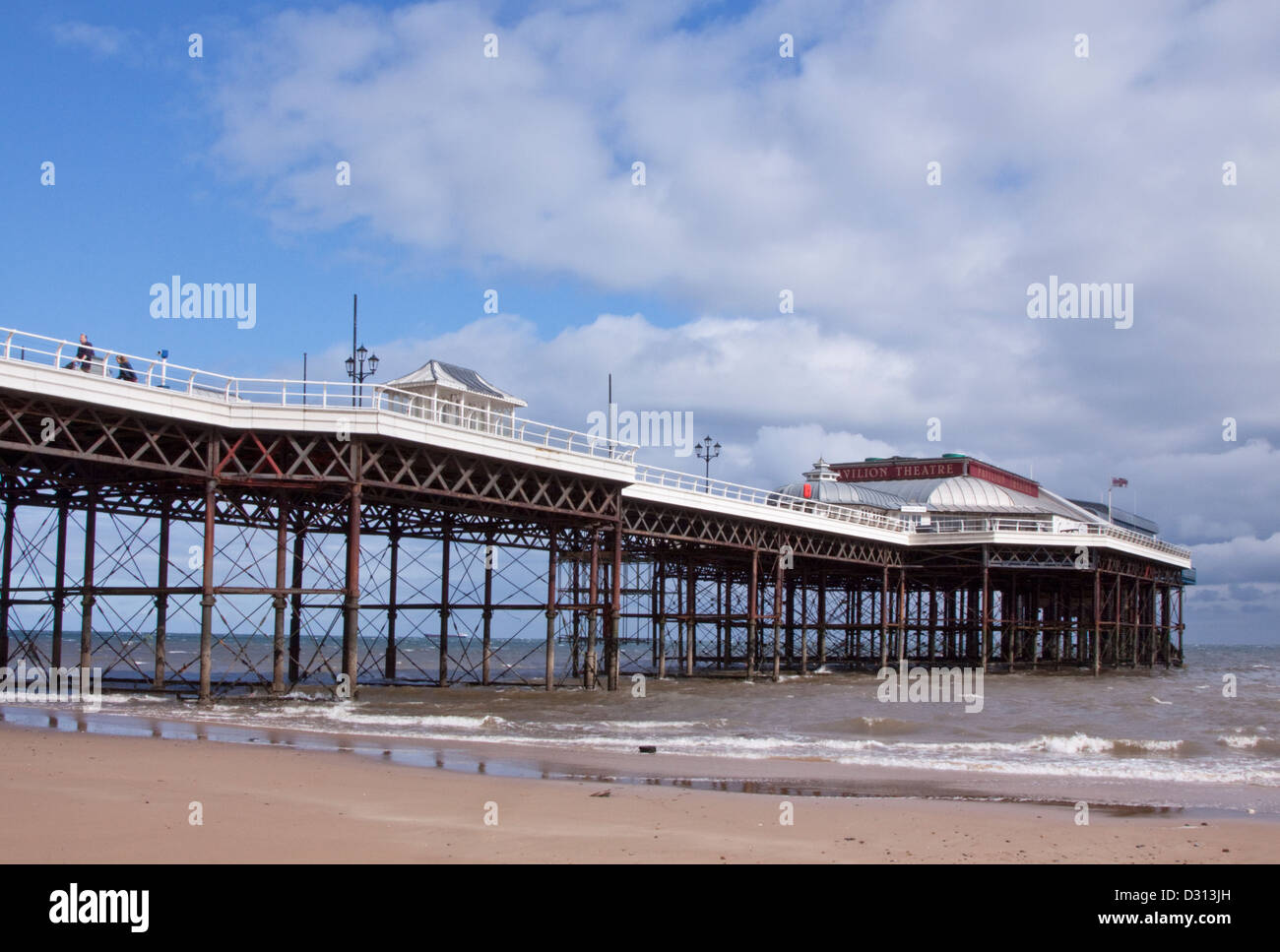 Cromer Pier and the Pavilion Theatre, Cromer, Norfolk, England, UK ...