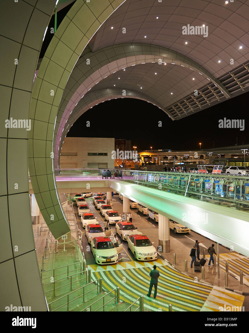 The taxi stand at the Dubai International Airport Stock Photo - Alamy