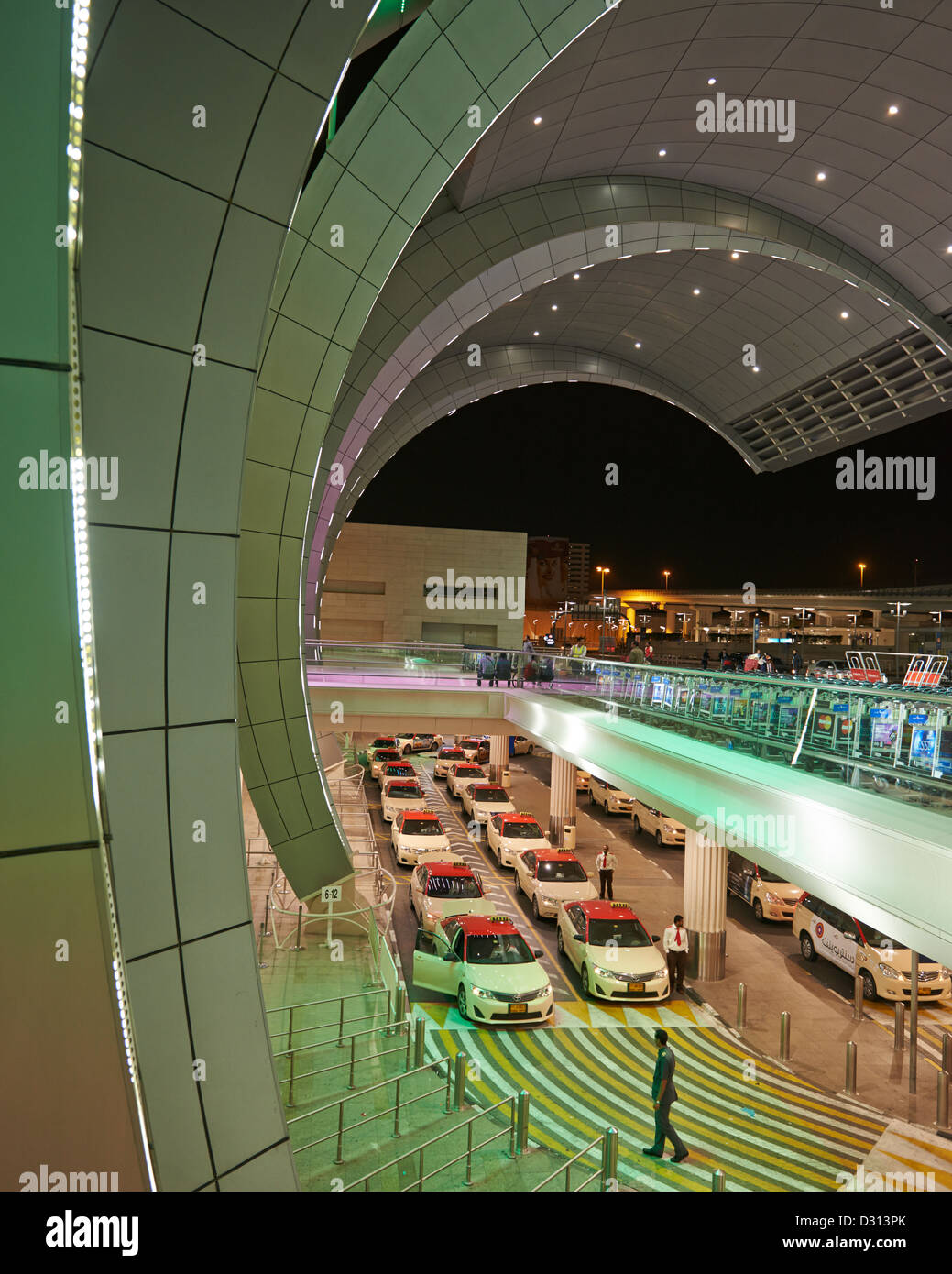 The taxi stand at the Dubai International Airport Stock Photo - Alamy