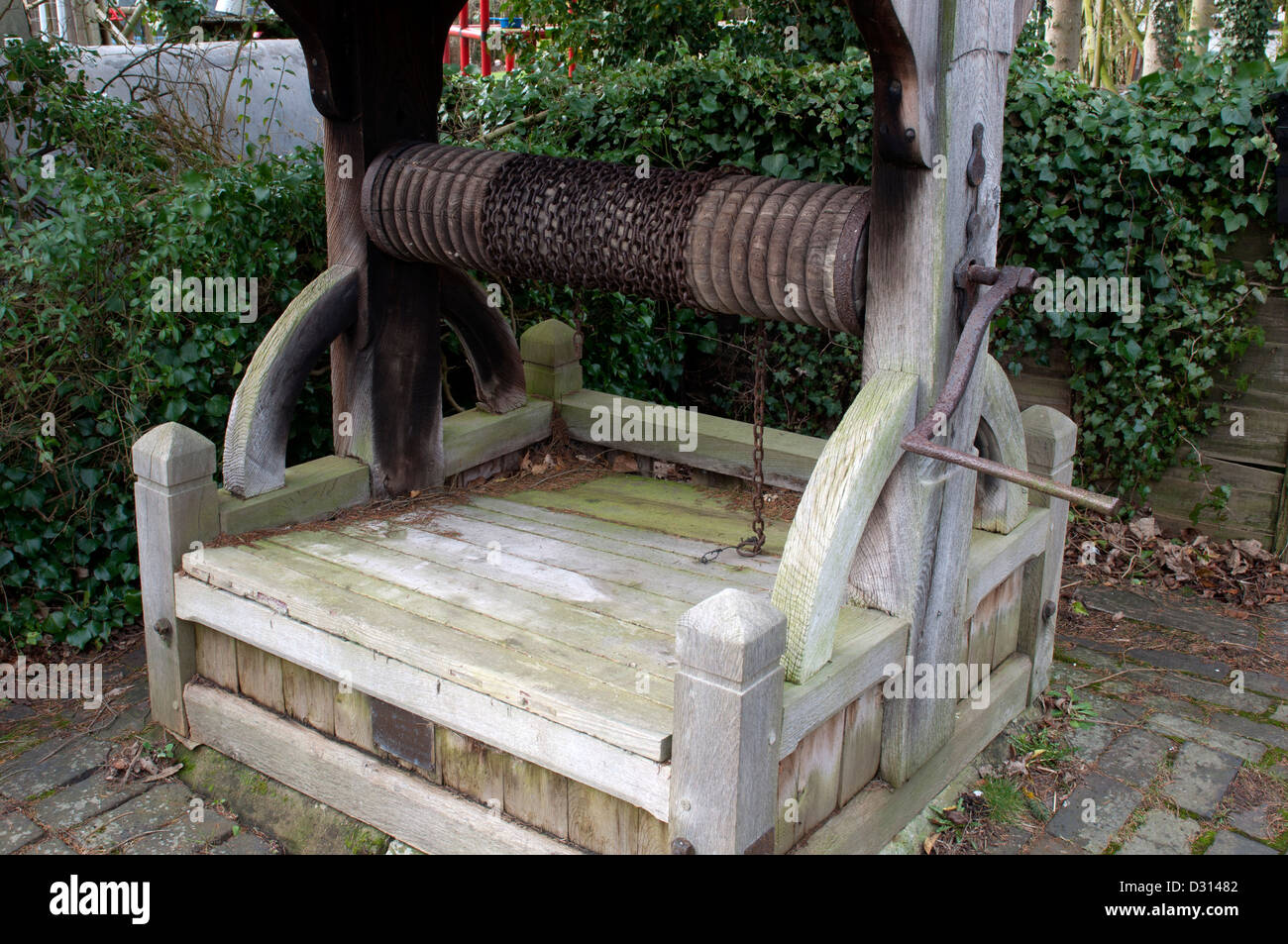 The village well, Rous Lench, Worcestershire, England, UK Stock Photo ...