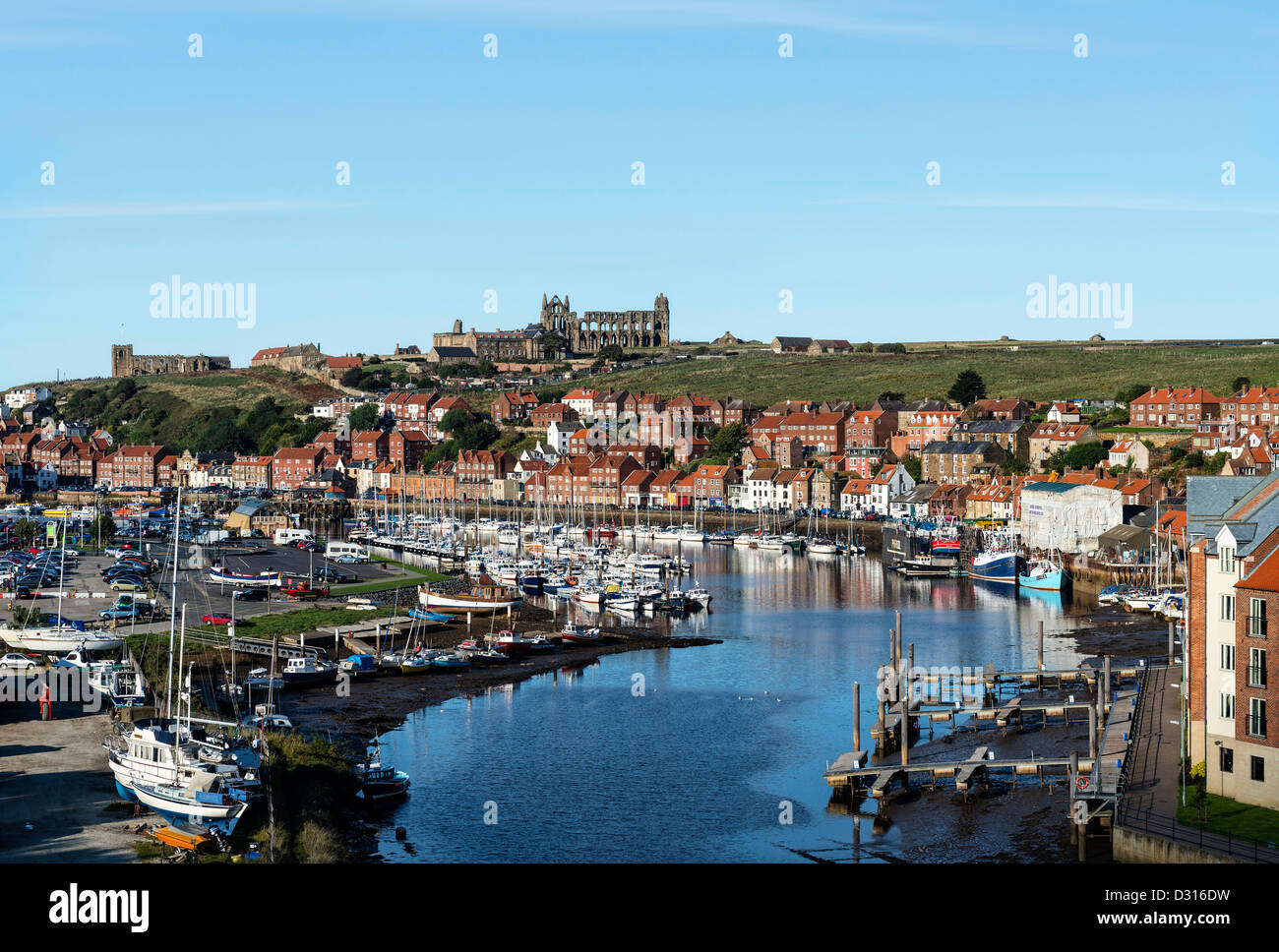 Whitby harbour hi-res stock photography and images - Alamy