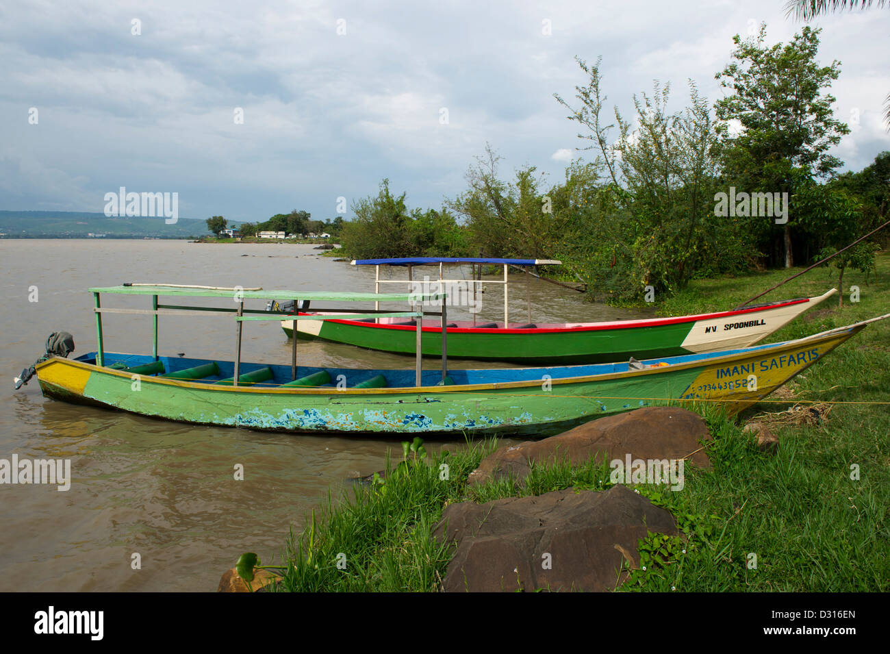 Fishing boat lake victoria kisumu hi-res stock photography and images ...