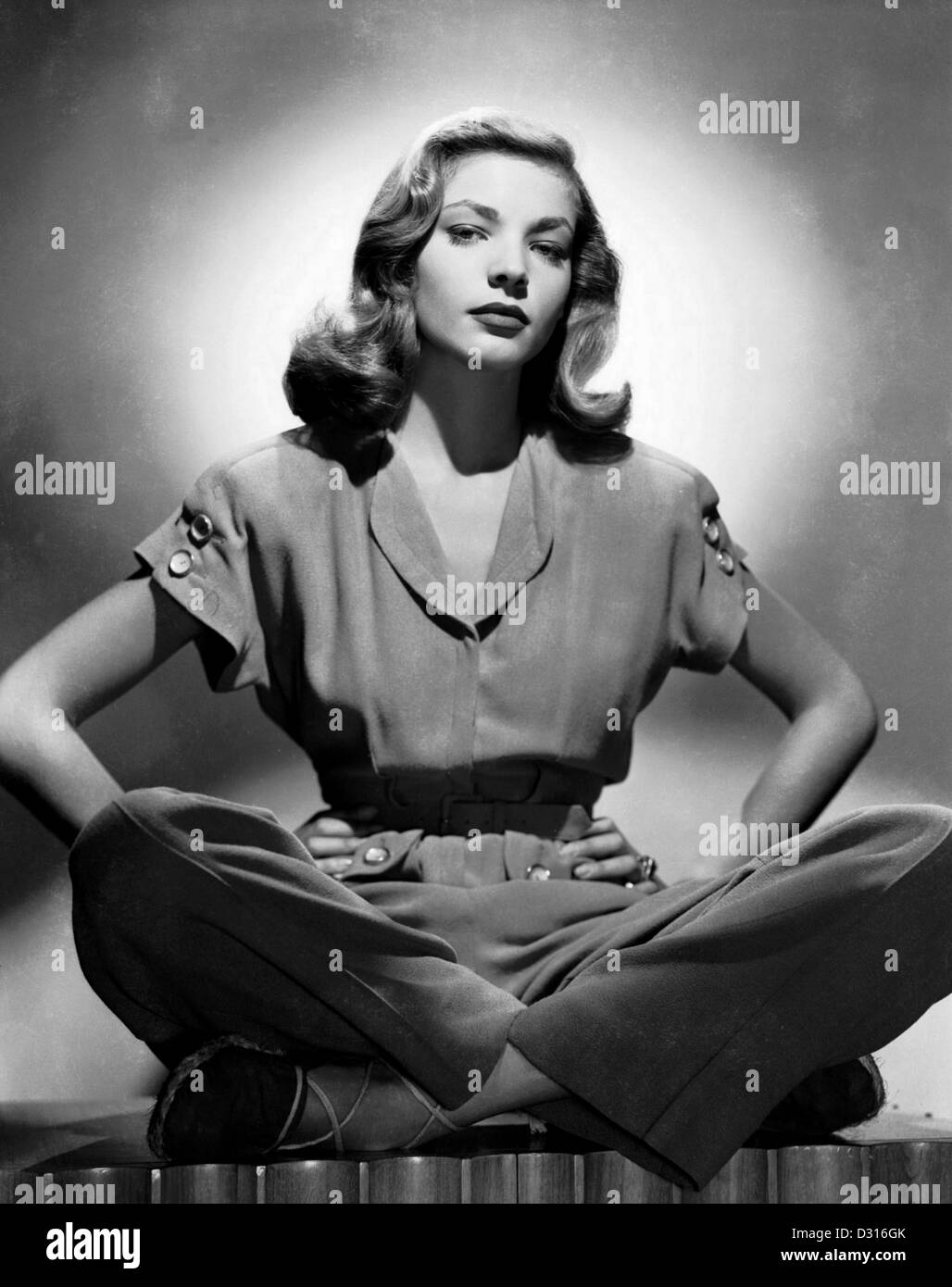 Lauren bacall 1946 hi-res stock photography and images - Alamy