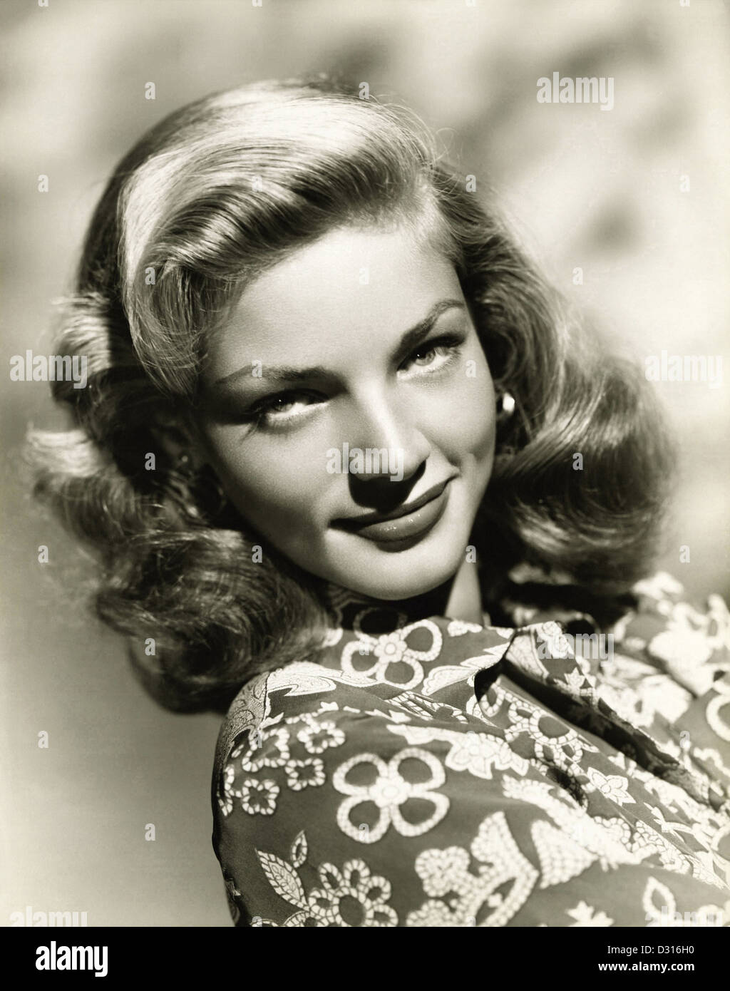 Lauren bacall 1945 hi-res stock photography and images - Alamy