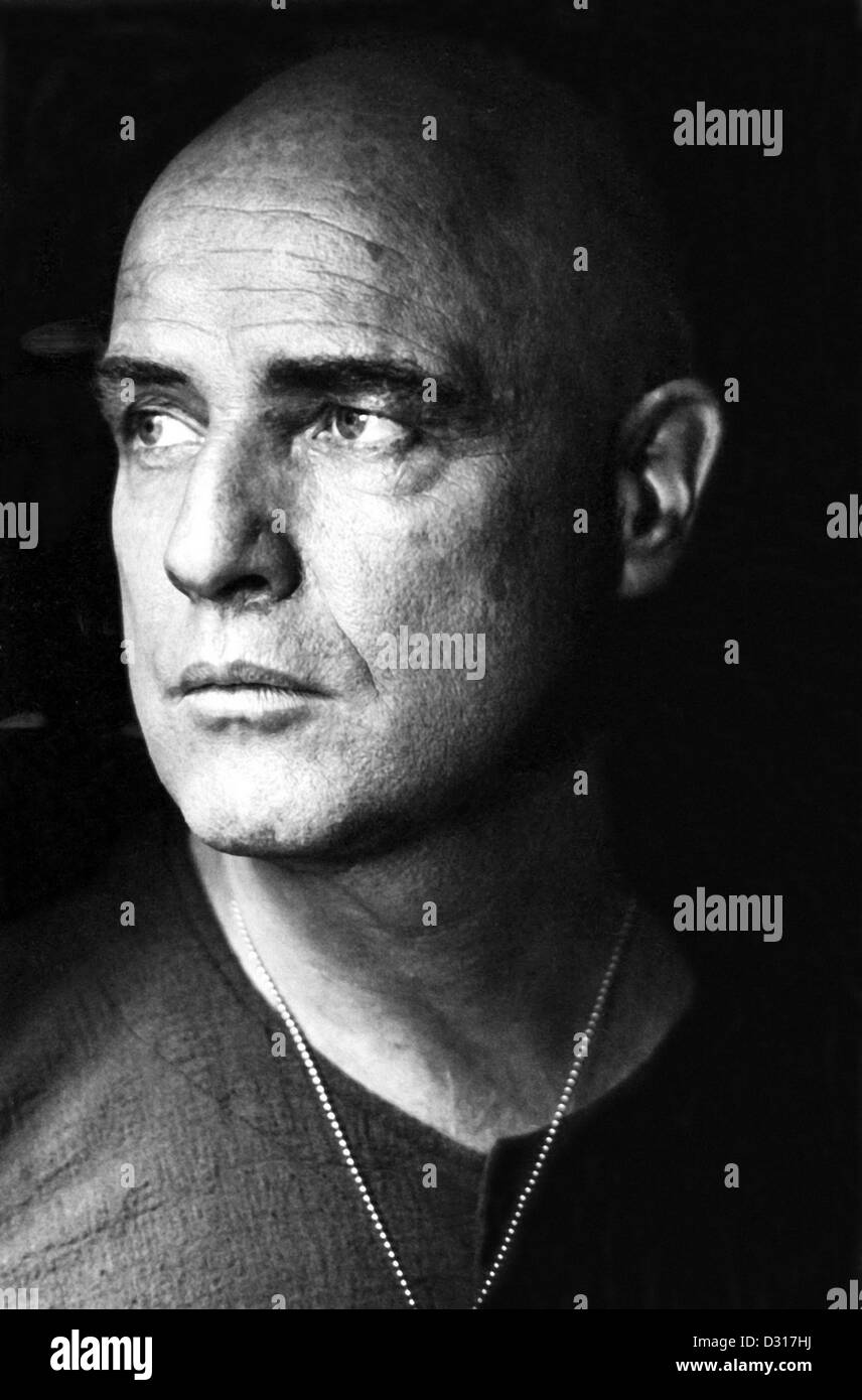 Marlon brando apocalypse now hi-res stock photography and images - Alamy