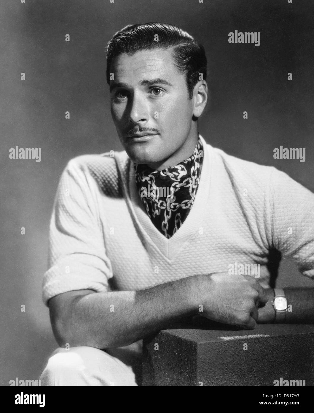 Errol flynn errol flynn errol flynn hi-res stock photography and images ...