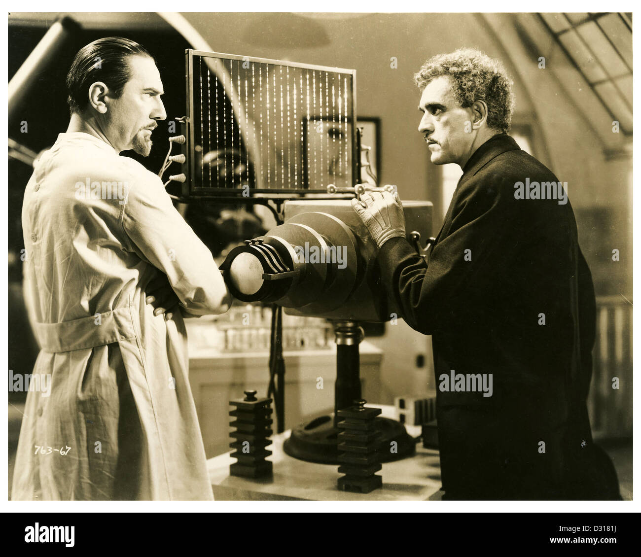 Invisible Ray 1936 Bela Lugosi Stock Photos & Invisible Ray 1936 Bela ...