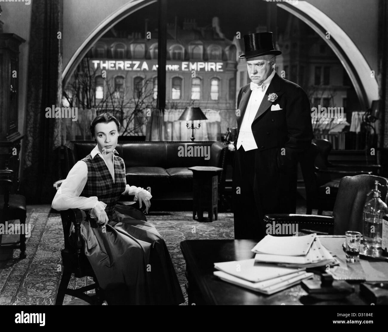 Charlie chaplin limelight 1952 hi-res stock photography and images - Alamy