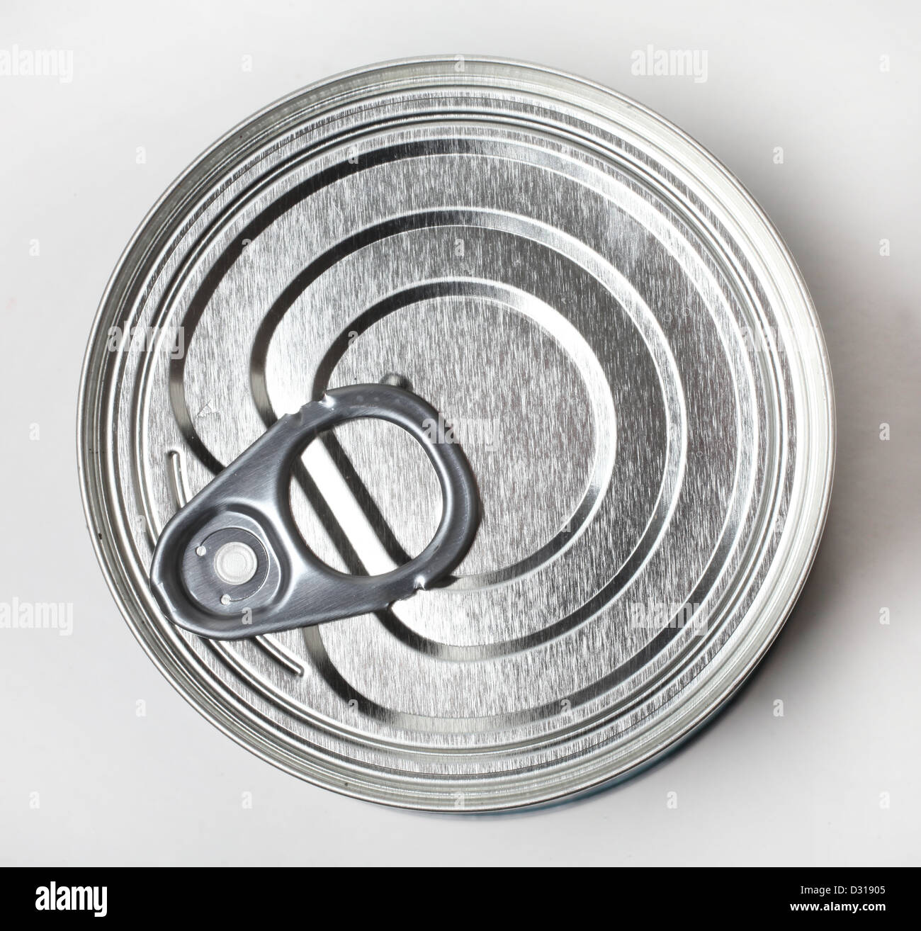 Ring pull lid on top of a aluminum tin of food Stock Photo - Alamy