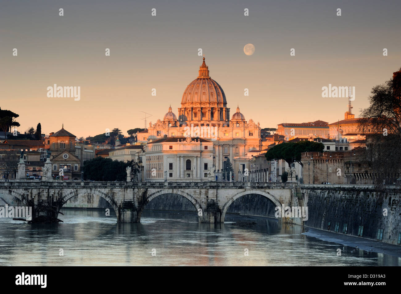 Italy, Rome, Tiber river, Sant'Angelo bridge and St Peter's basilica at ...