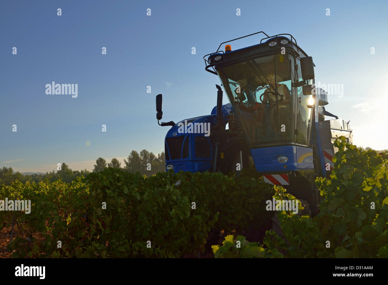 Mechanical harvesting machine hi-res stock photography and images - Alamy