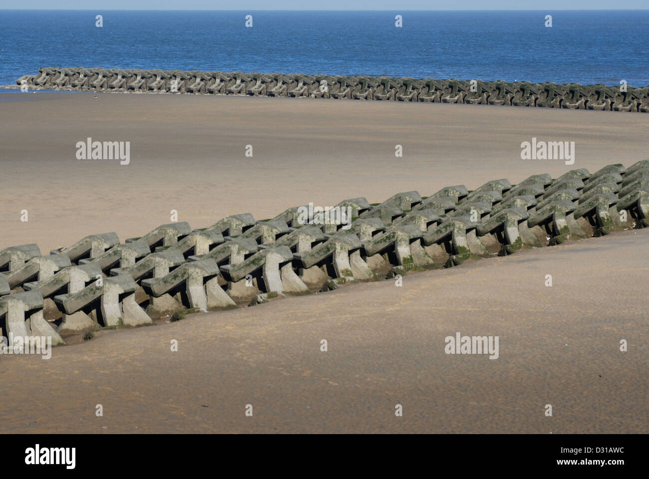 Concrete groynes hi-res stock photography and images - Alamy