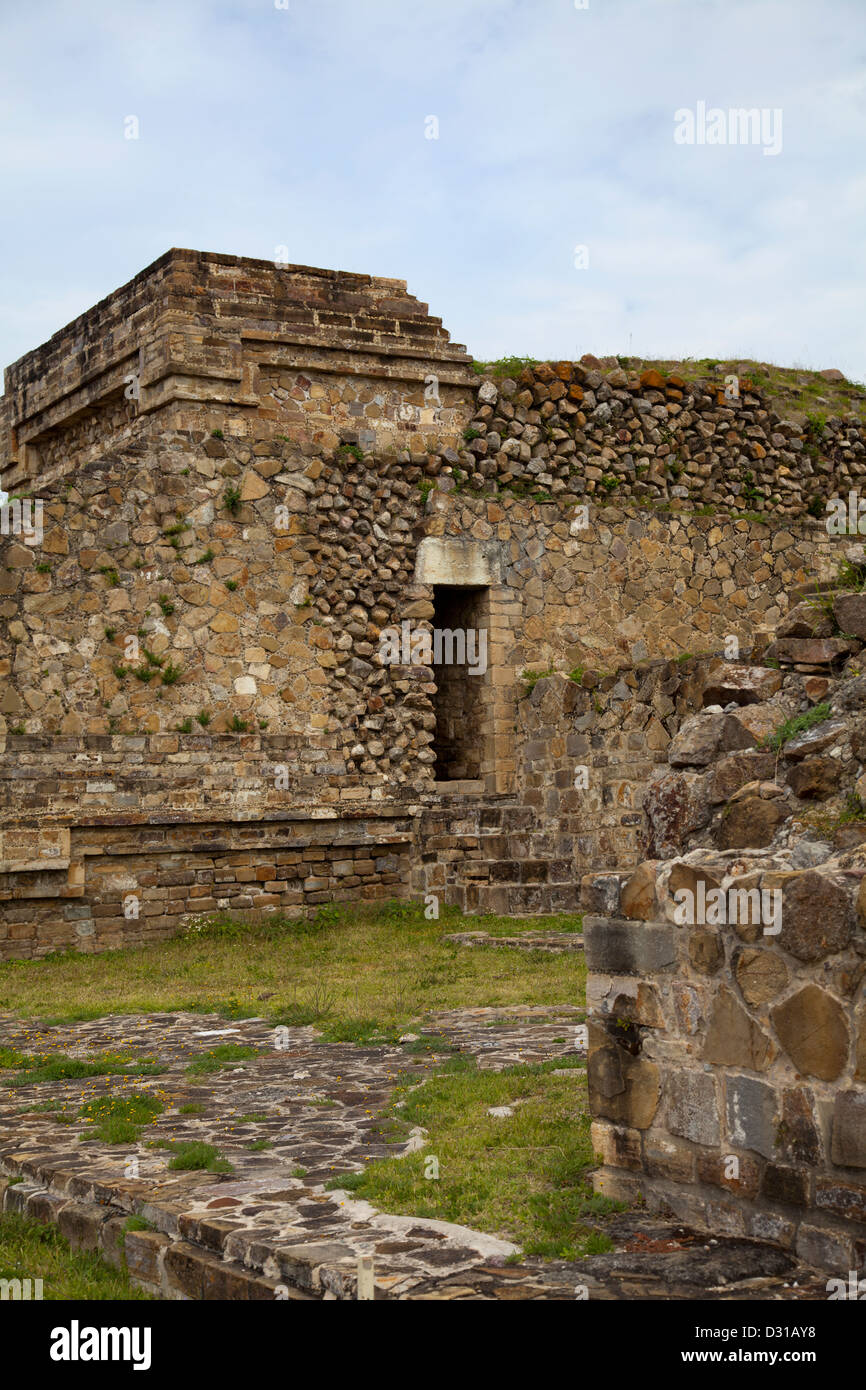 Monte Albán - Edificio P Temple Platform Ruins Site in Oaxaca - Mexico ...