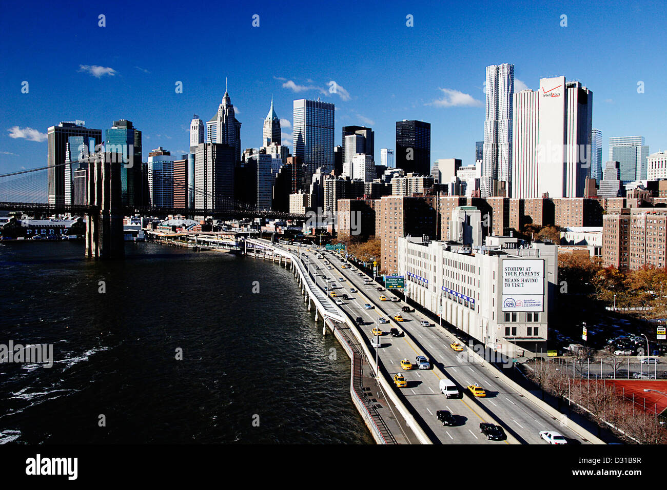 Freeway skirting lower Manhattan NY Stock Photo - Alamy