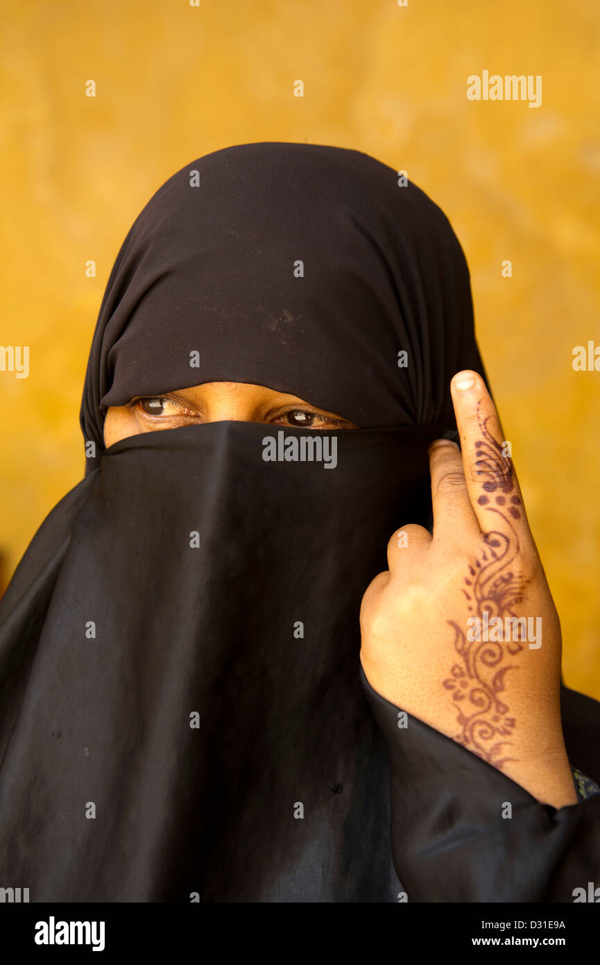 Swahili Woman Wearing Black Bui Bui High Resolution Stock Photography ...